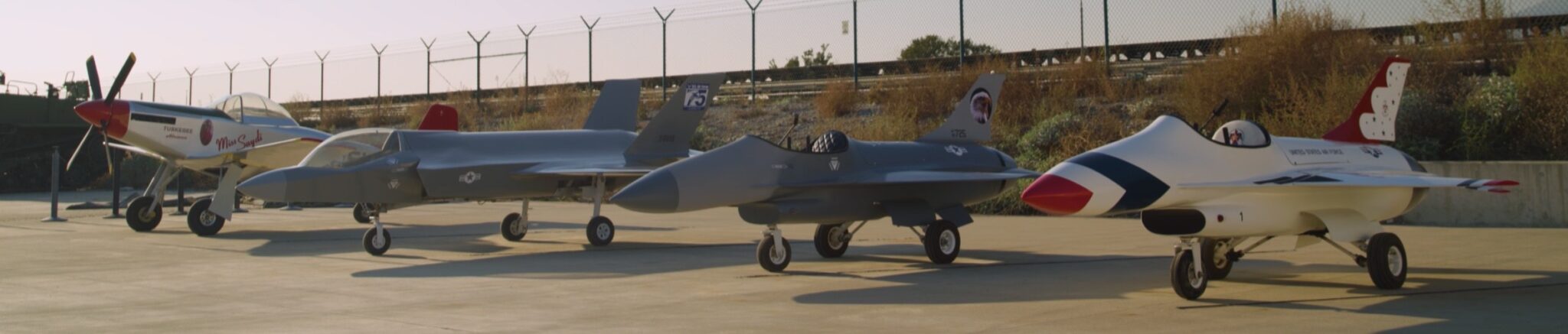 Mini Jet Air Force - The Hollywood Christmas Parade